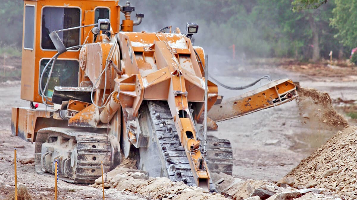 17 Types of Heavy Equipment Commonly Used in Construction